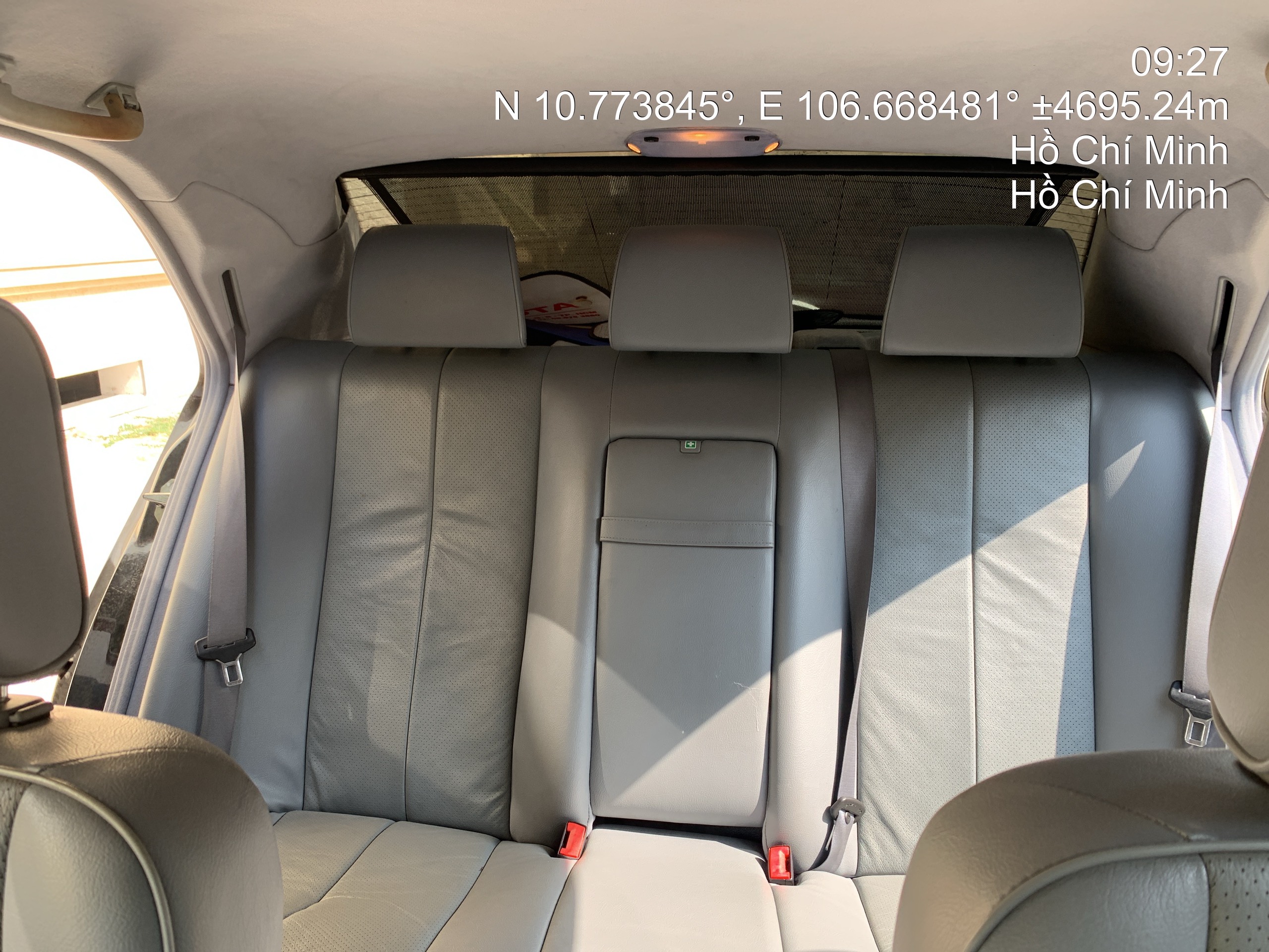 Xe ô tô hiệu Mercedes Bez E240BKS: 80B-2835 của Văn phòng Trung ương ...