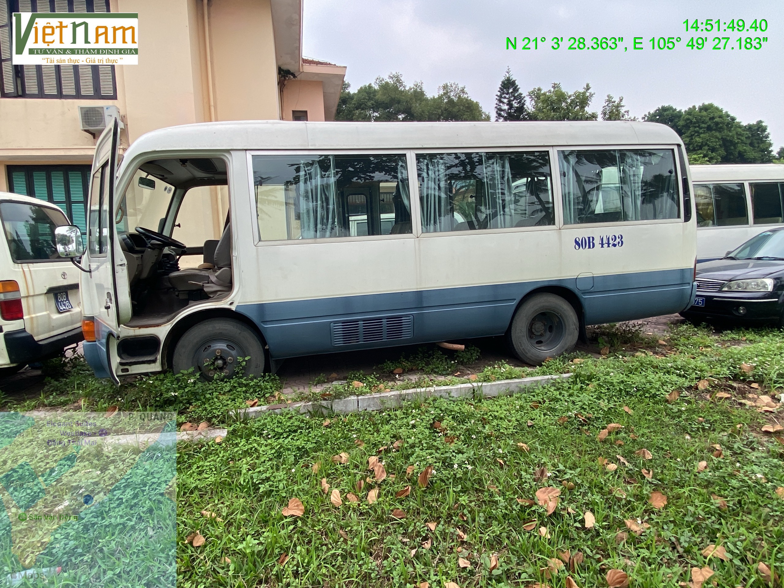 Xe ô tô hiệu Toyota Coaster 2.7 BKS 80B-4423 của Văn phòng Trung ương ...