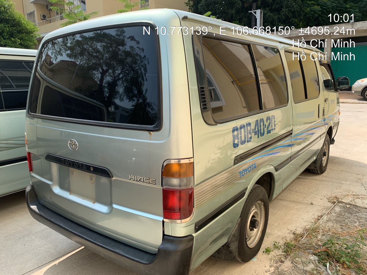 Xe ô tô hiệu Toyota Hiace 2.2 BKS: 80B-4020 của Văn phòng Trung ương ...